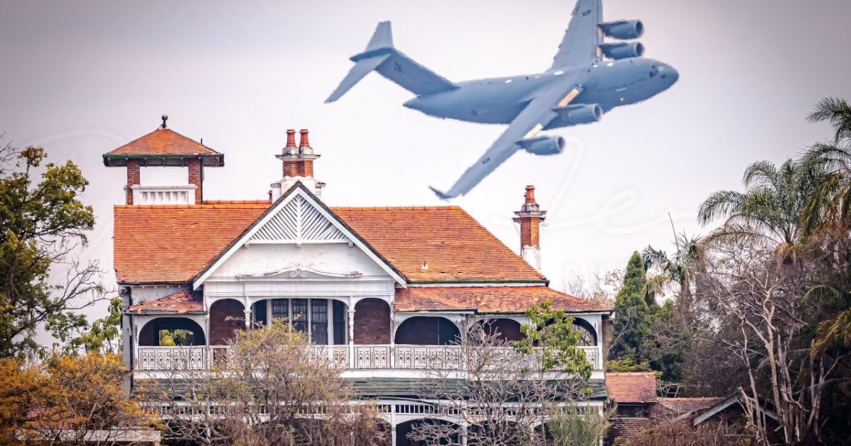 daily timewaster: Very Large Airborne machine