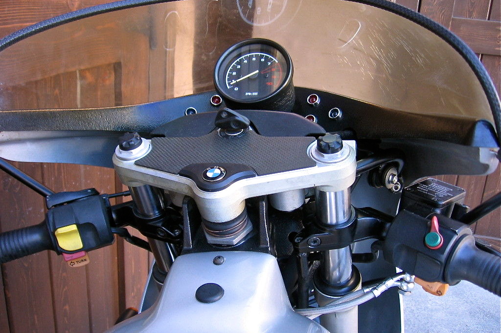 R1100RS from Hollywood - Inazuma café racer