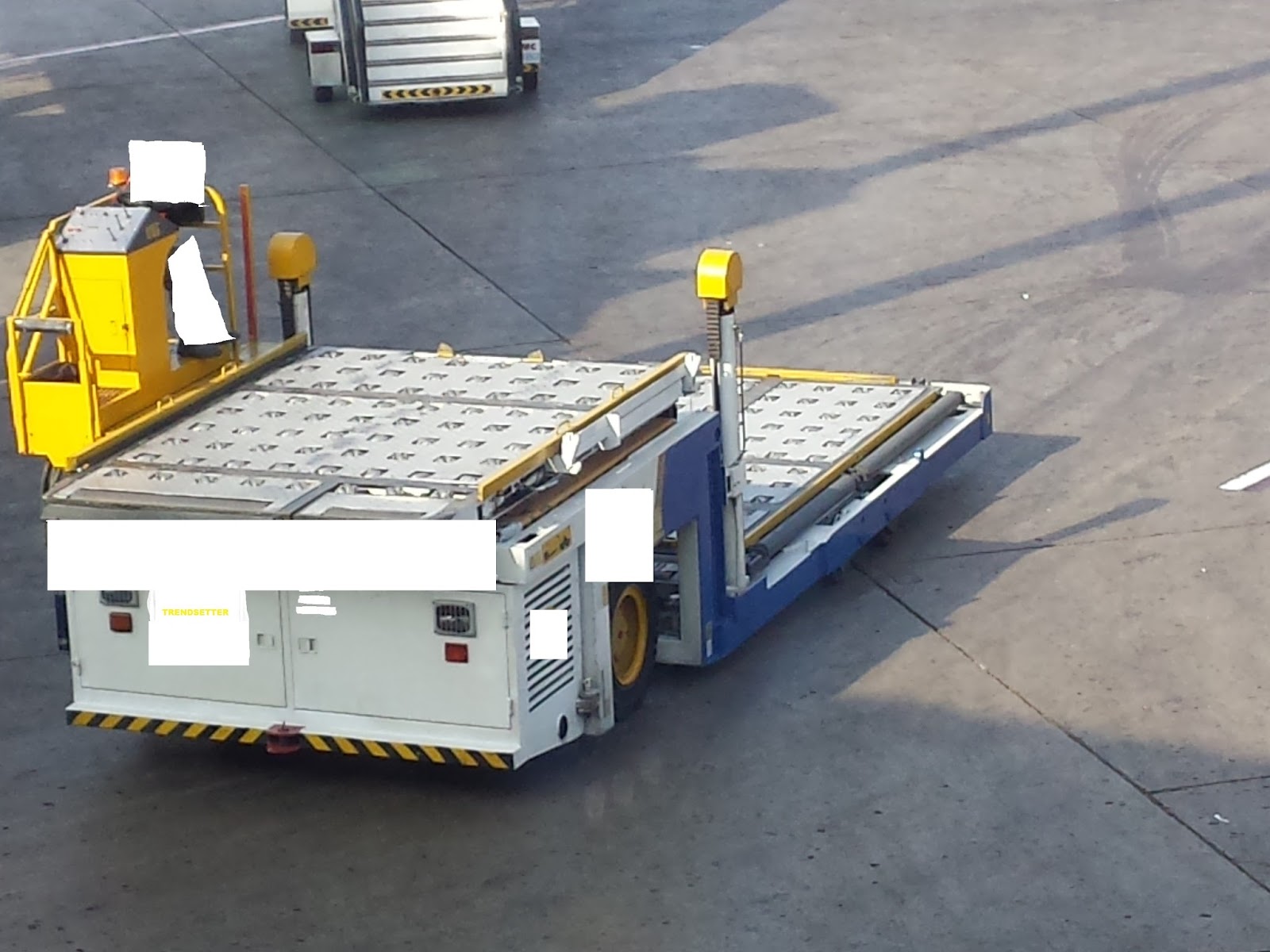 AIRCRAFT EQUIPMENT - TRENDSETTER