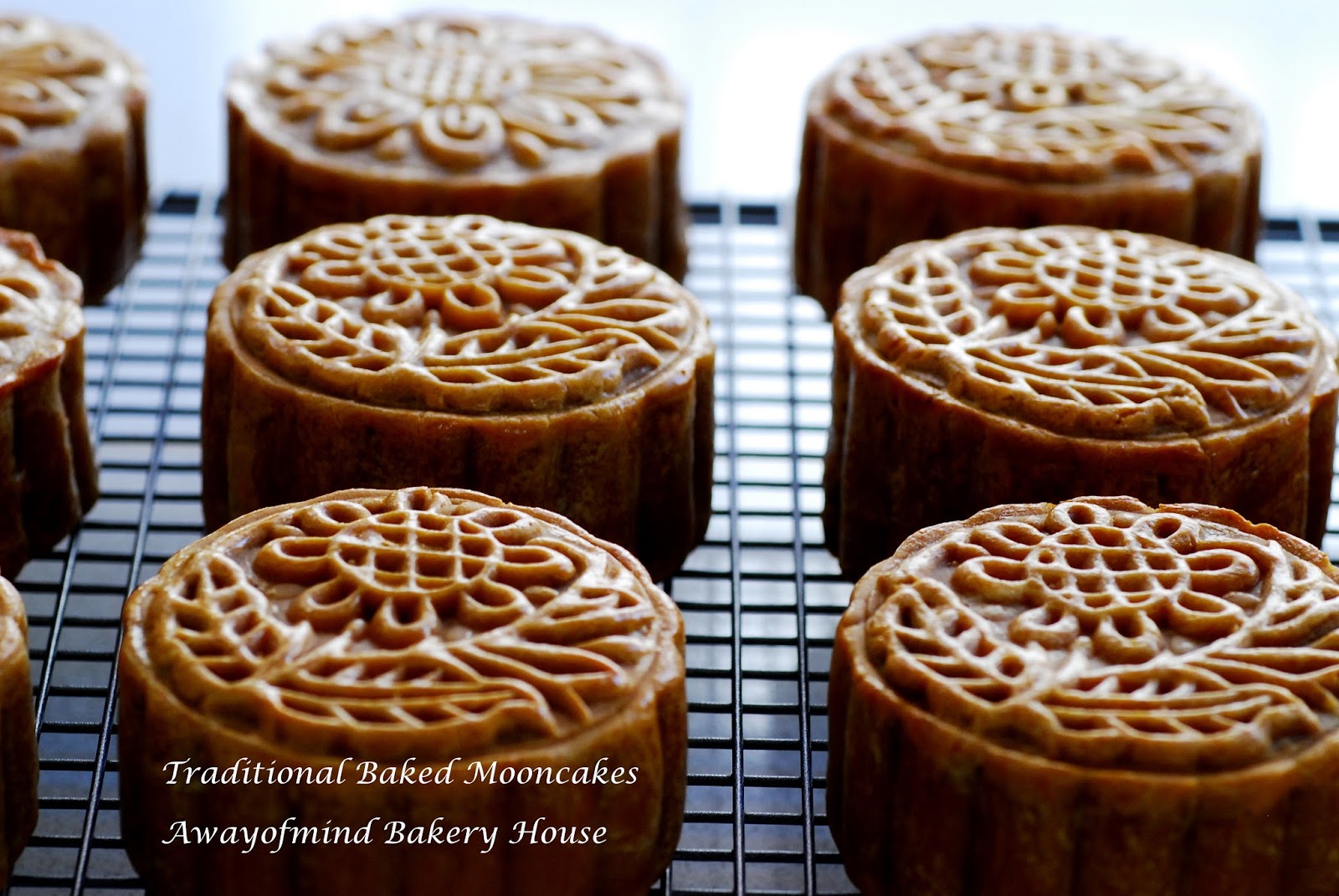 Awayofmind Bakery House: Traditional Baked Mooncakes 传统烘月饼