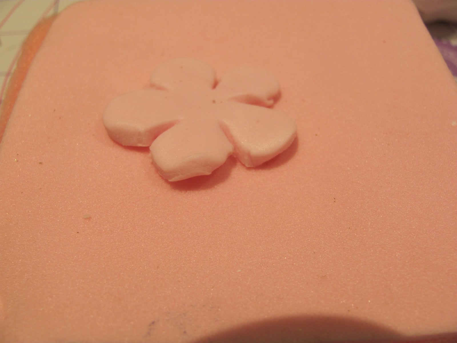 Mrs Cake: How to Make Simple Sugar Rosebuds