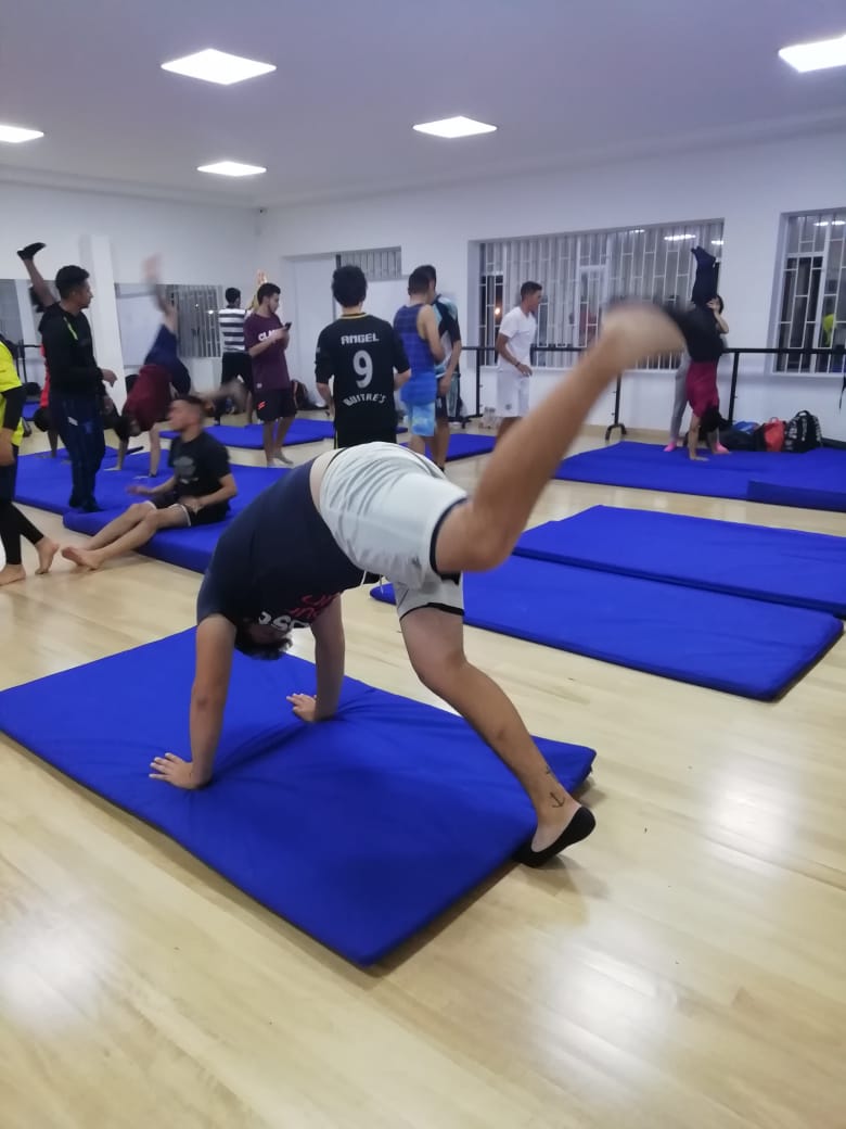 introducción a la gimnasia : Gesto técnico Invertida con apoyo de manos ...