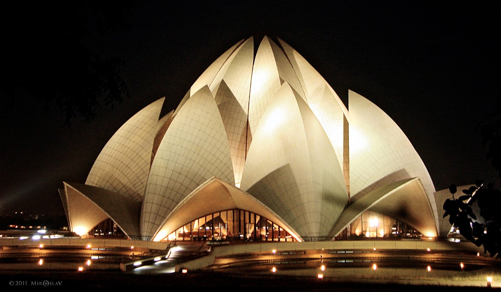 LOTUS TEMPLE - INDIAN TOURIST PLACES