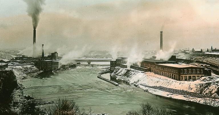 Hedley Junction: East Angus, Quebec - A Compact Paper Mill Layout