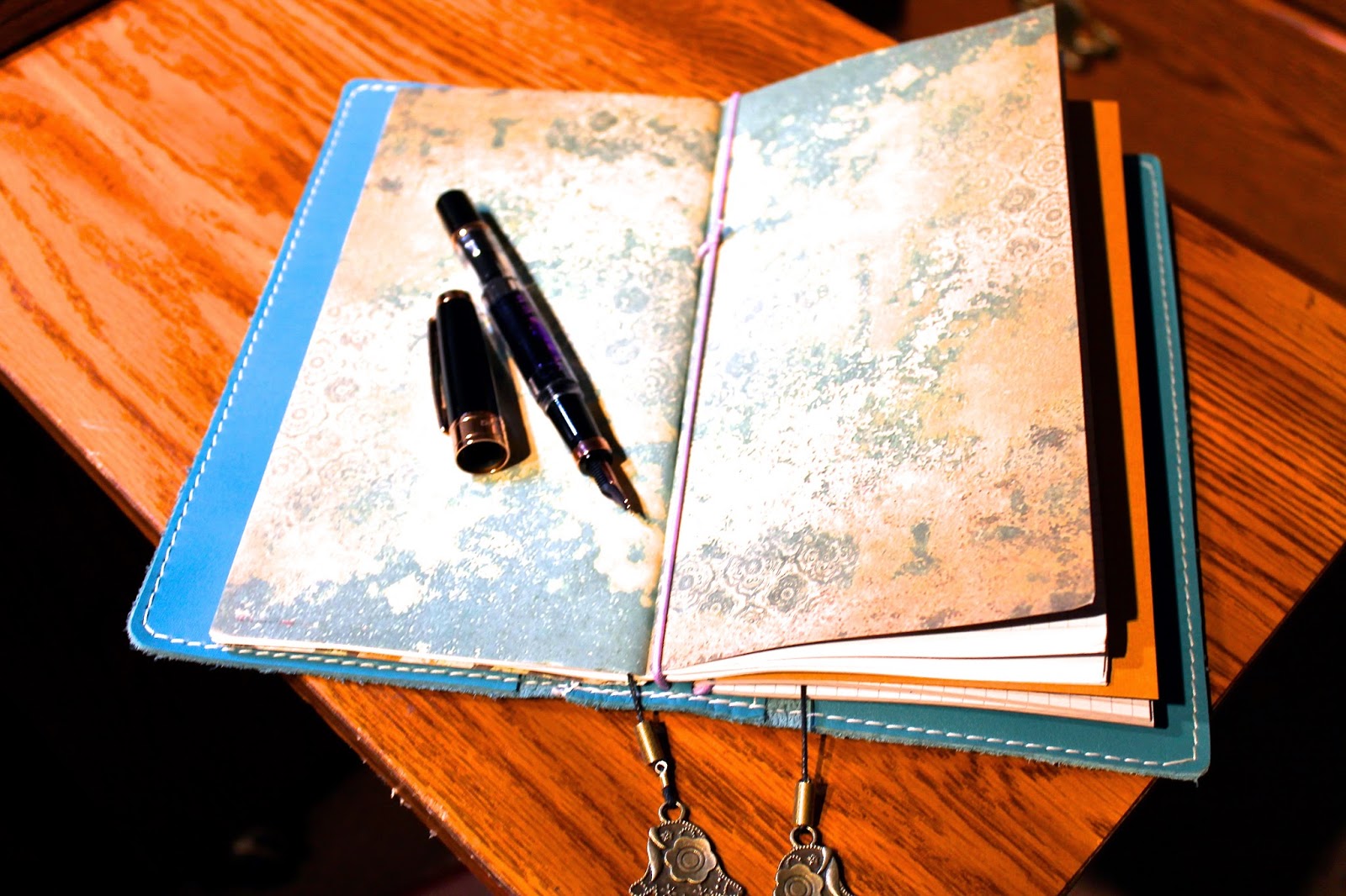 ZenKraft Traveler's Notes: ZenKraft Baby Blue Bi-Fold Notebook (Standard)