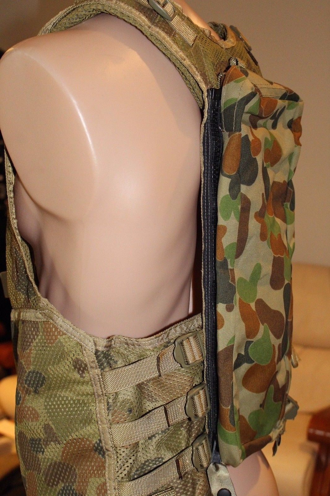 Webbingbabel: Australian Combat Vest DPCU / Zip-Loc Vest