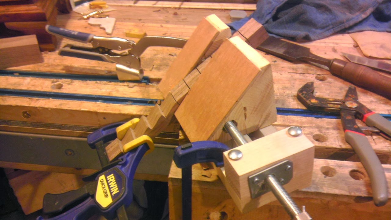 Adjustable Sawtooth Shelving With Hand Tools