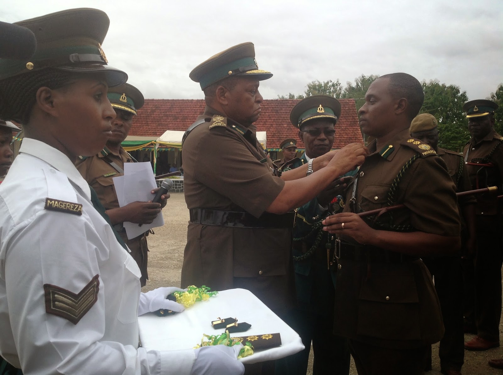 Kamishna Jenerali wa Magereza avisha vyeo maafisa wa jeshi la Magereza ...