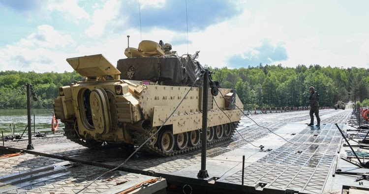 BLABLACHARS: LE PONT FLOTTANT MOTORISE EN EVOLUTION PERMANENTE