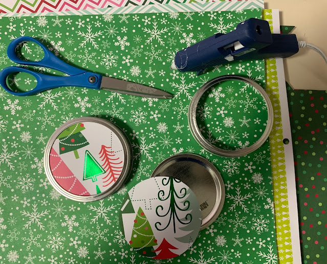 Holiday craft: Canning lid Christmas tree ornament ideas | Paws for ...