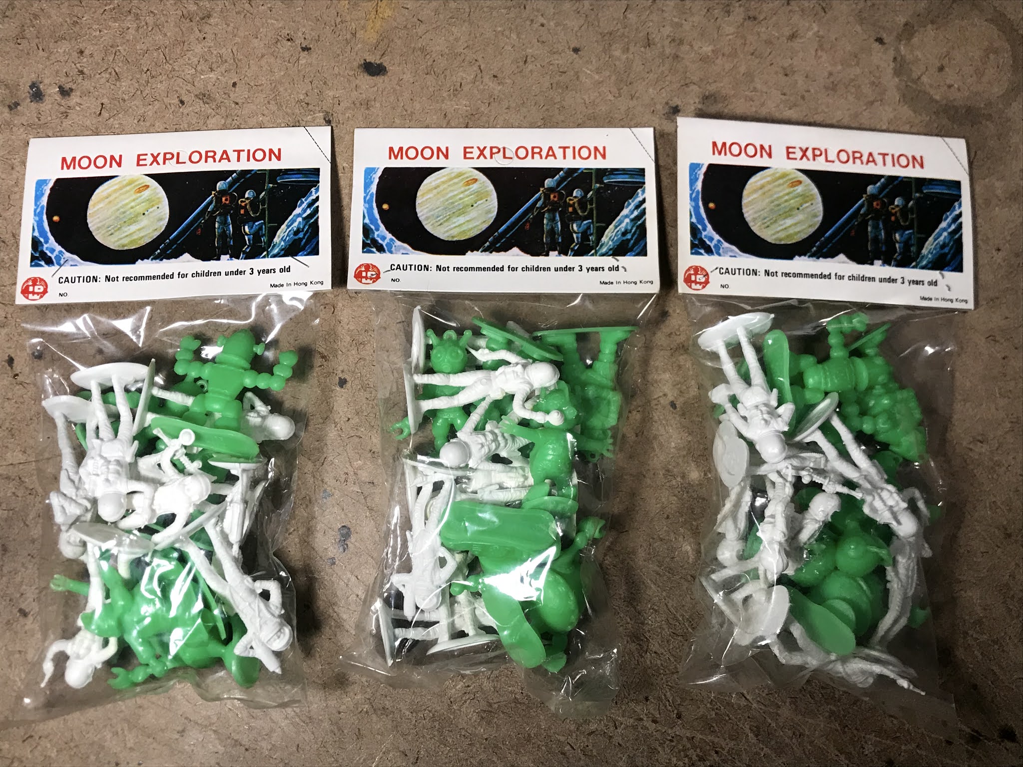 Space Garage: LP Toys "Moon Exploration" Bagged Spaceman & Alien Sets ...