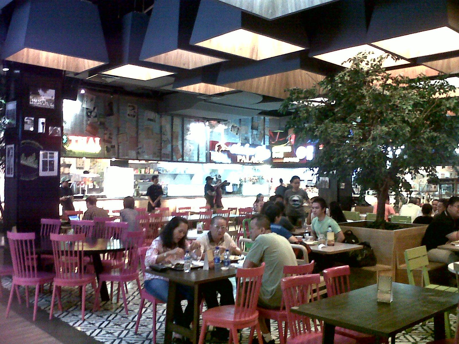 Urban Kitchen Food Court, A New Concept in Jakarta 'Tempo Dulu ...