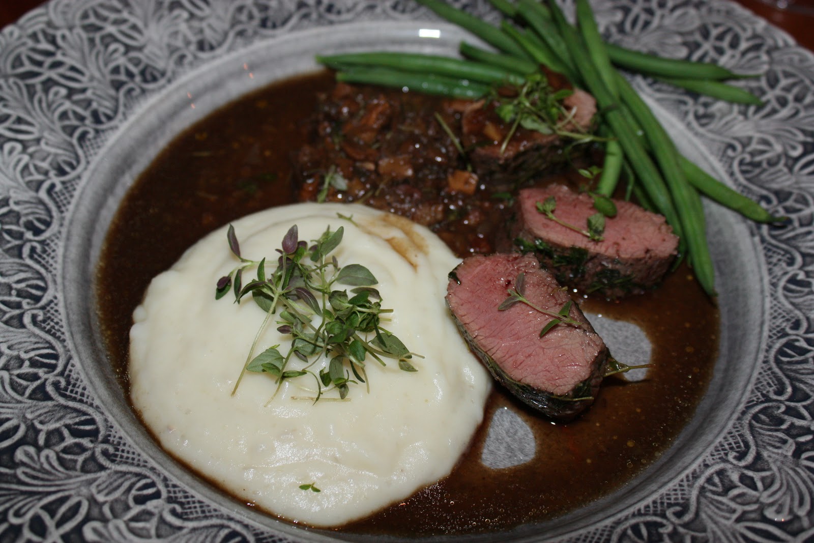 Mat med hjärta: Lammytterfilé, jordärtskockspuré och svampsky