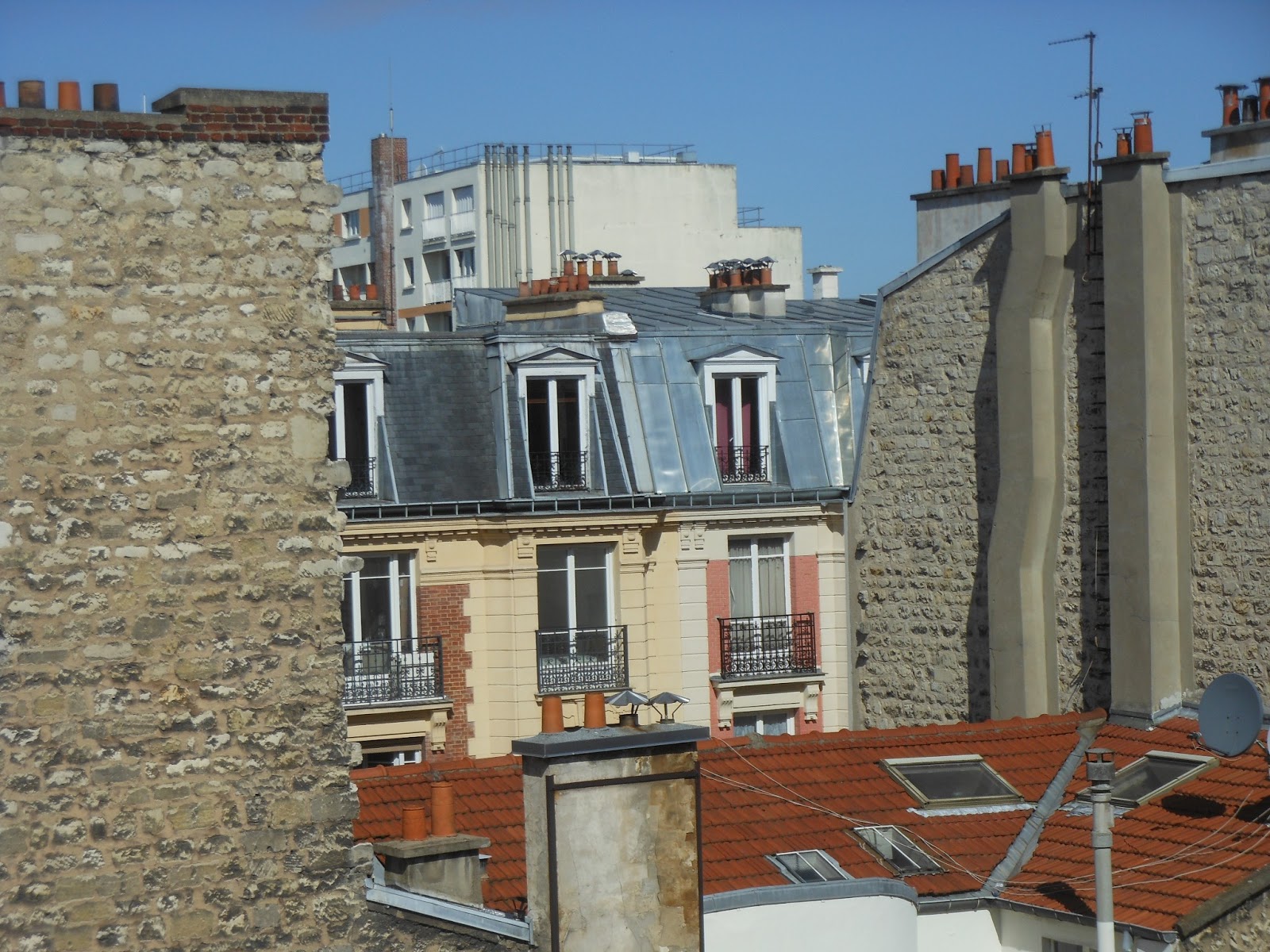 Art With a Needle: Photo suite 77 -- Paris from my hotel window