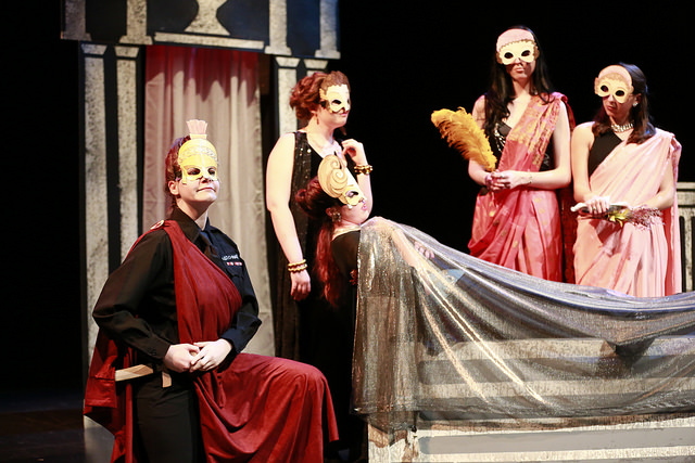 Roman Comedy in Performance