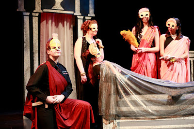 Roman Comedy in Performance
