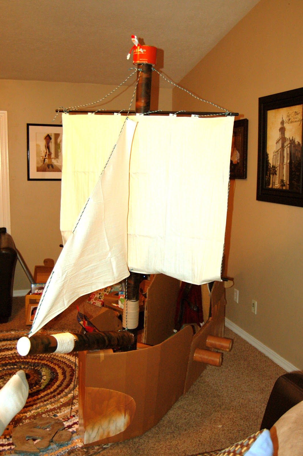 Sisters Crafting: Carboard Pirate Ship
