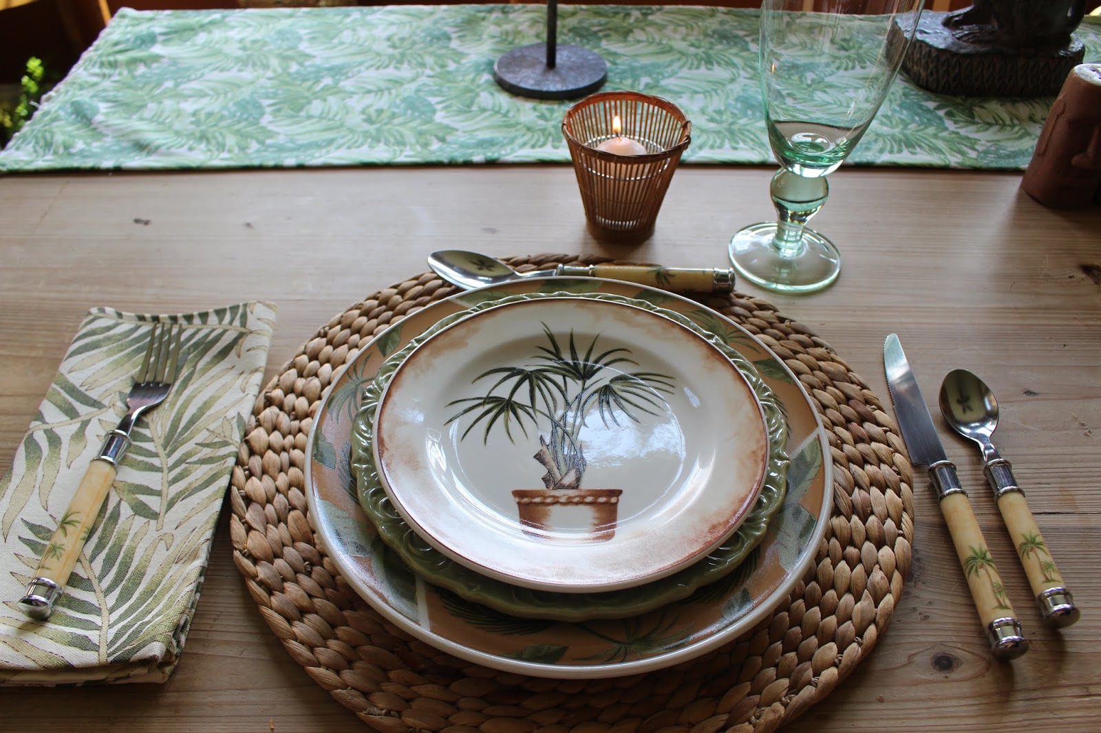 Designs by Pinky: Palm Trees at the Table!