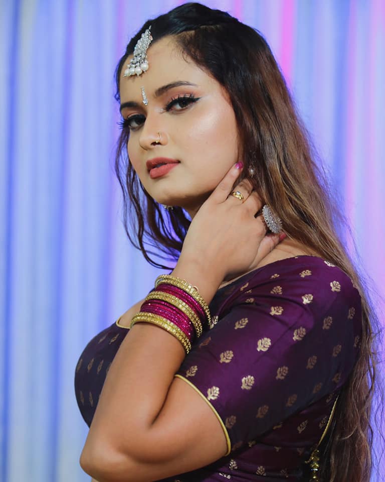 Neelam Giri Wiki Biography, Video, Movies, Photos, Age, Height and ...