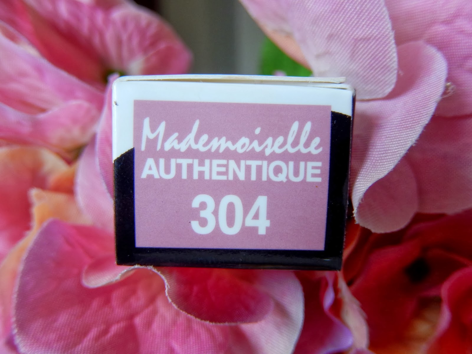 Le Boudoir de Sparkling Fairy: N°304 "Mademoiselle", un bijou signé ...