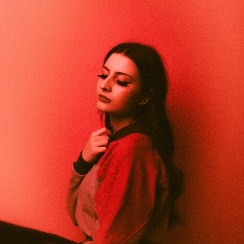 Savannah Sgro Shares New Single ‘Run’