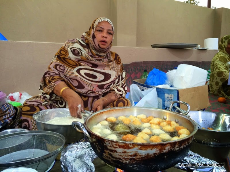 Food For Thought: 'Luquaimat' and Tea. A traditional Omani sweet at ...