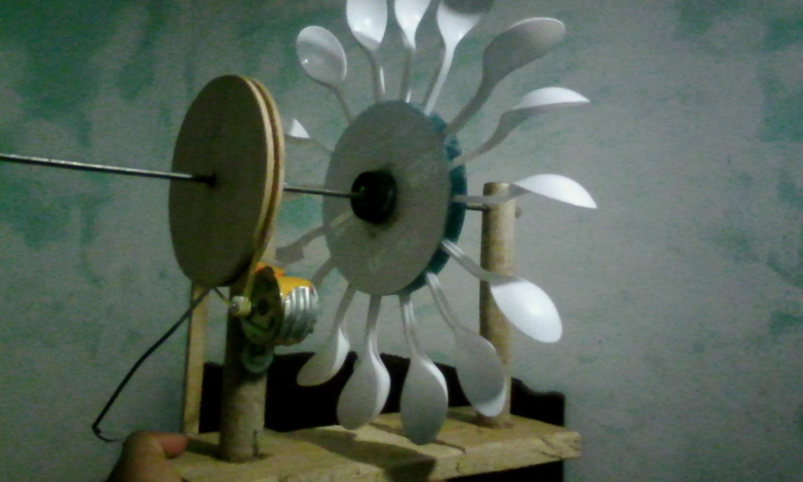 GENERADOR HIDRÁULICO DE ENERGÍA ELÉCTRICA