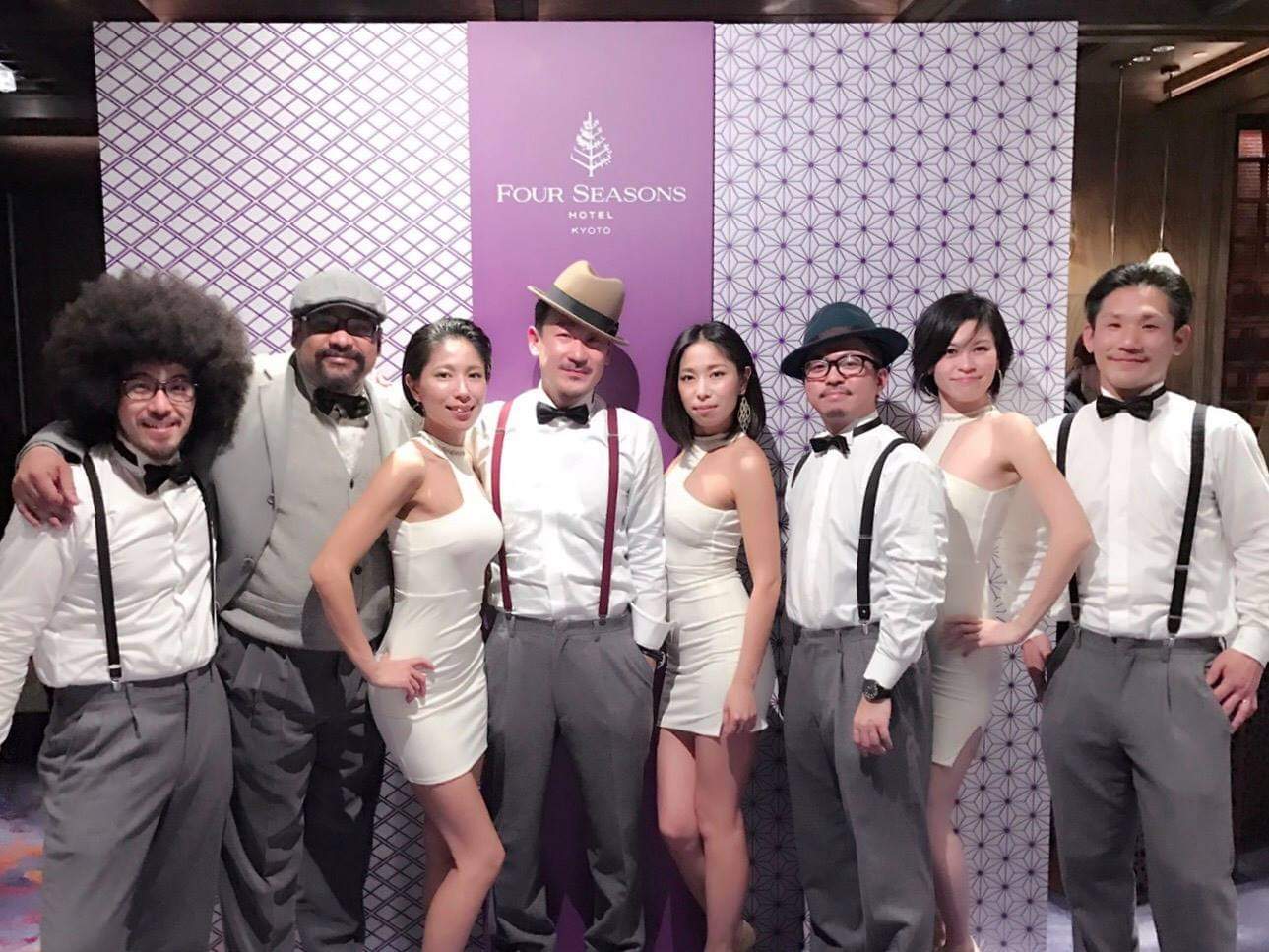 Berkenalan Dengan Neo Japan - Gorilla Girl and Rawr