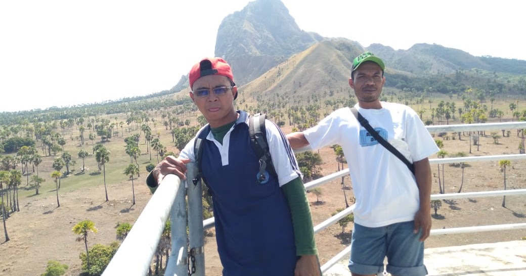 KOMODO TOUR: Wisata ke Pulau Mules Nuca Molas