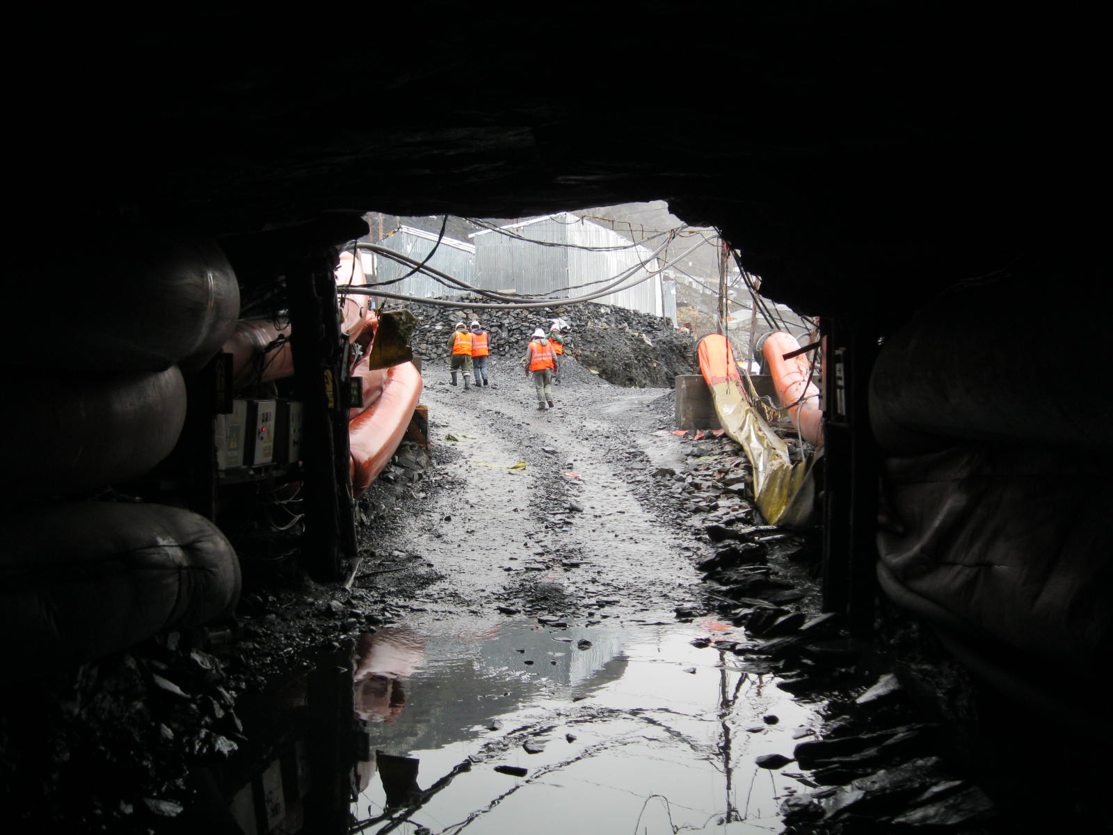 speleominas: Visita a las minas de La Rinconada (Puno, Perú)