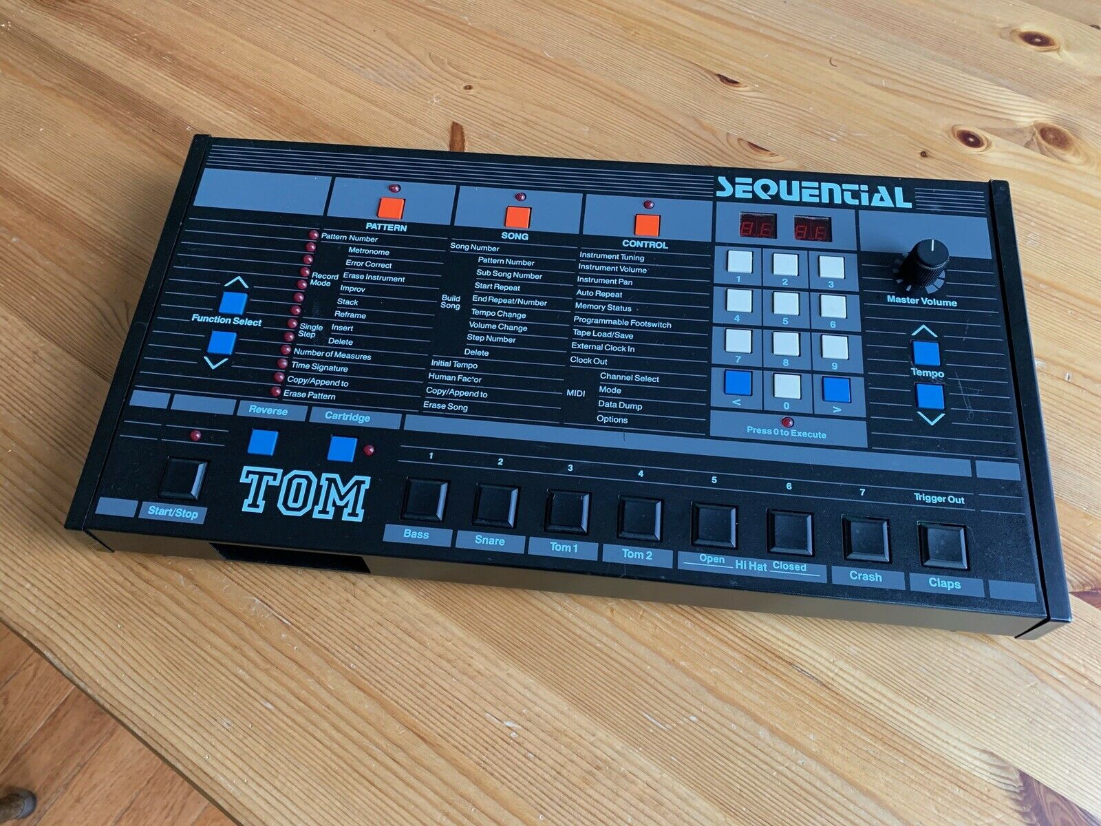 MATRIXSYNTH: Sequential Circuits Tom Drum Machine