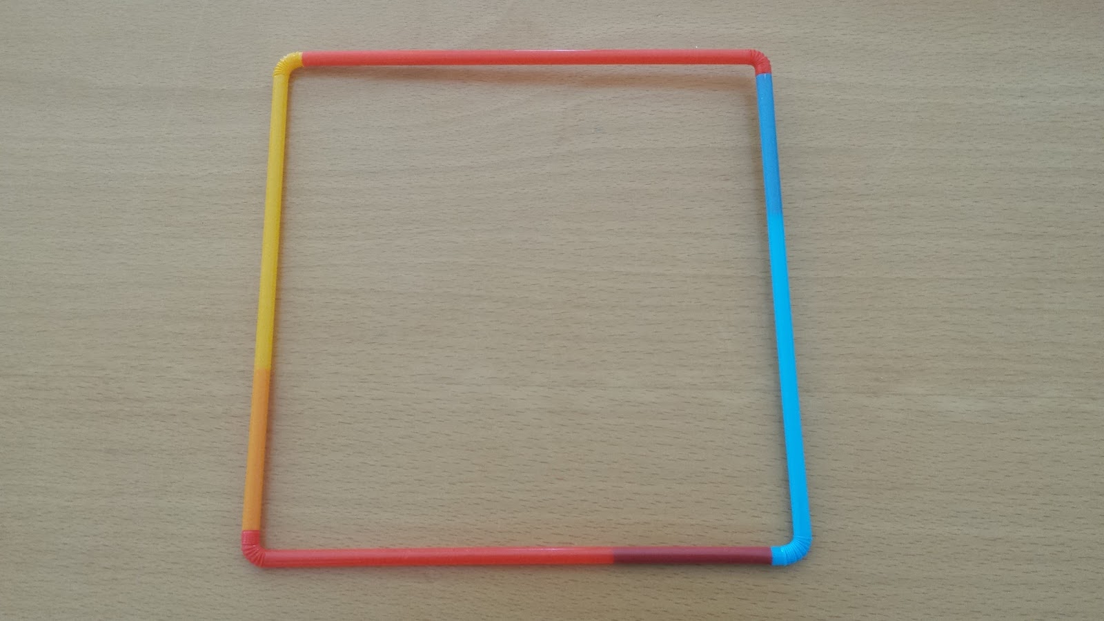 TECNOENSEÑANDO: Build a Resistant Structure Using Drinking Straws