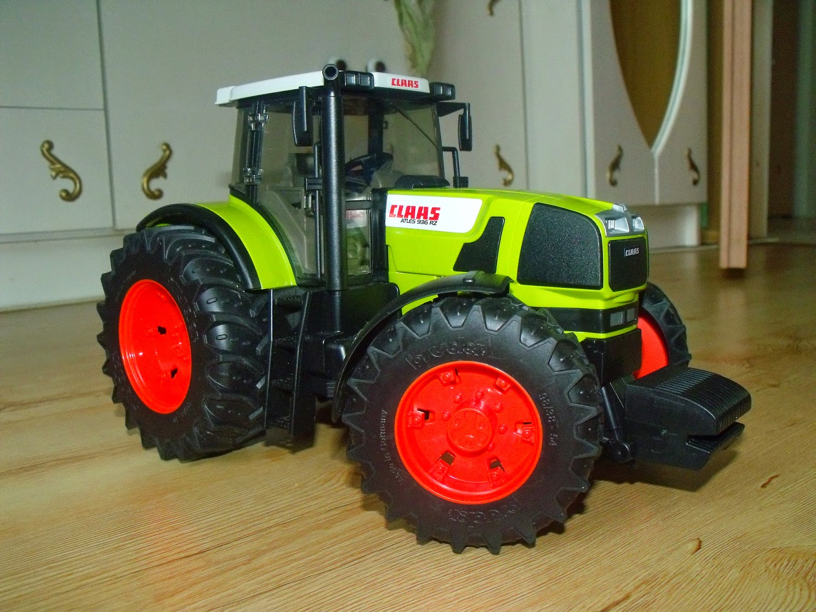 NASZE TESTUSIOWO : Claas Atles 936 RZ Bruder 1:14