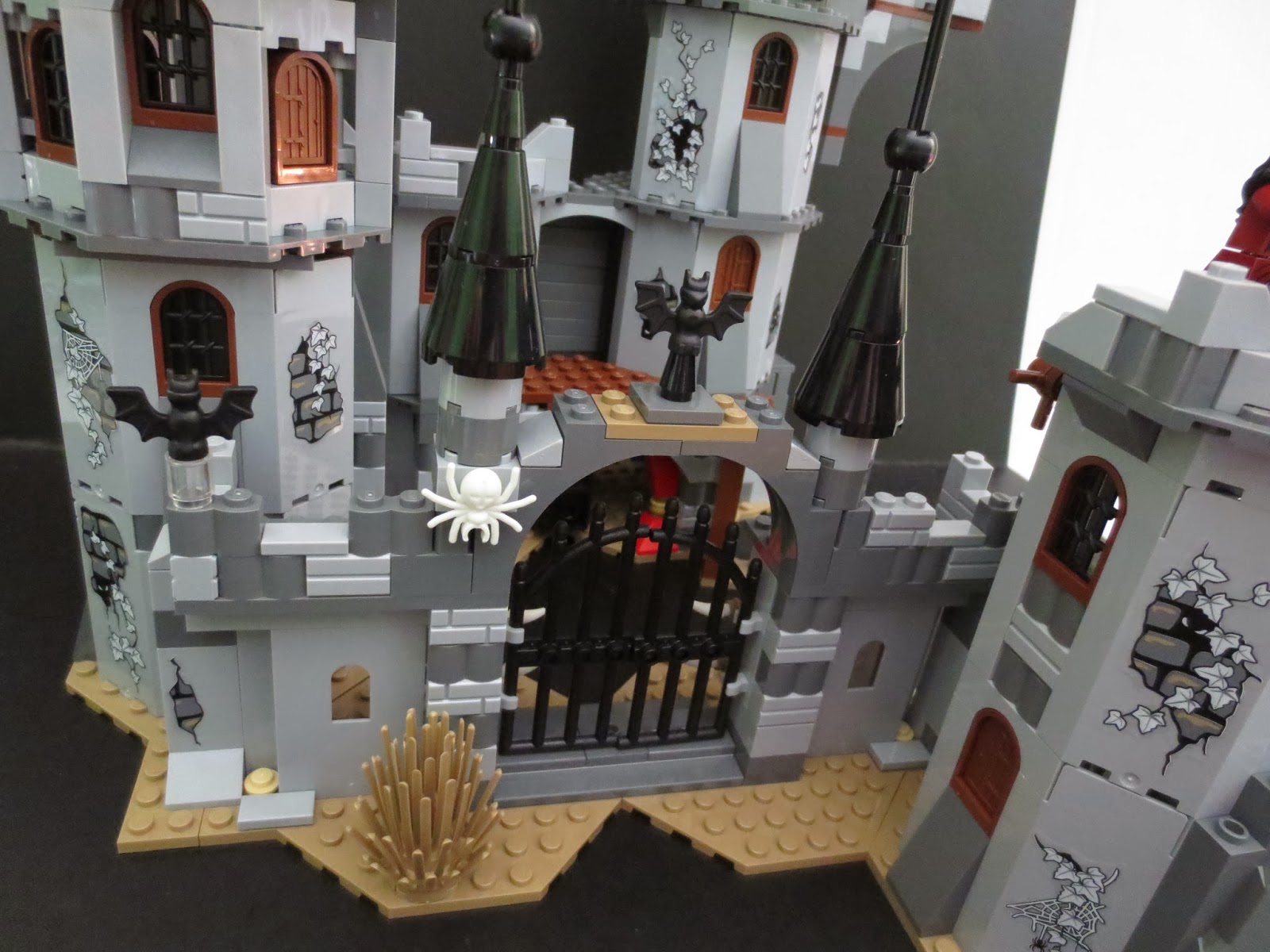 Action Figure Barbecue: Lego Review: Vampyre Castle from Monster ...