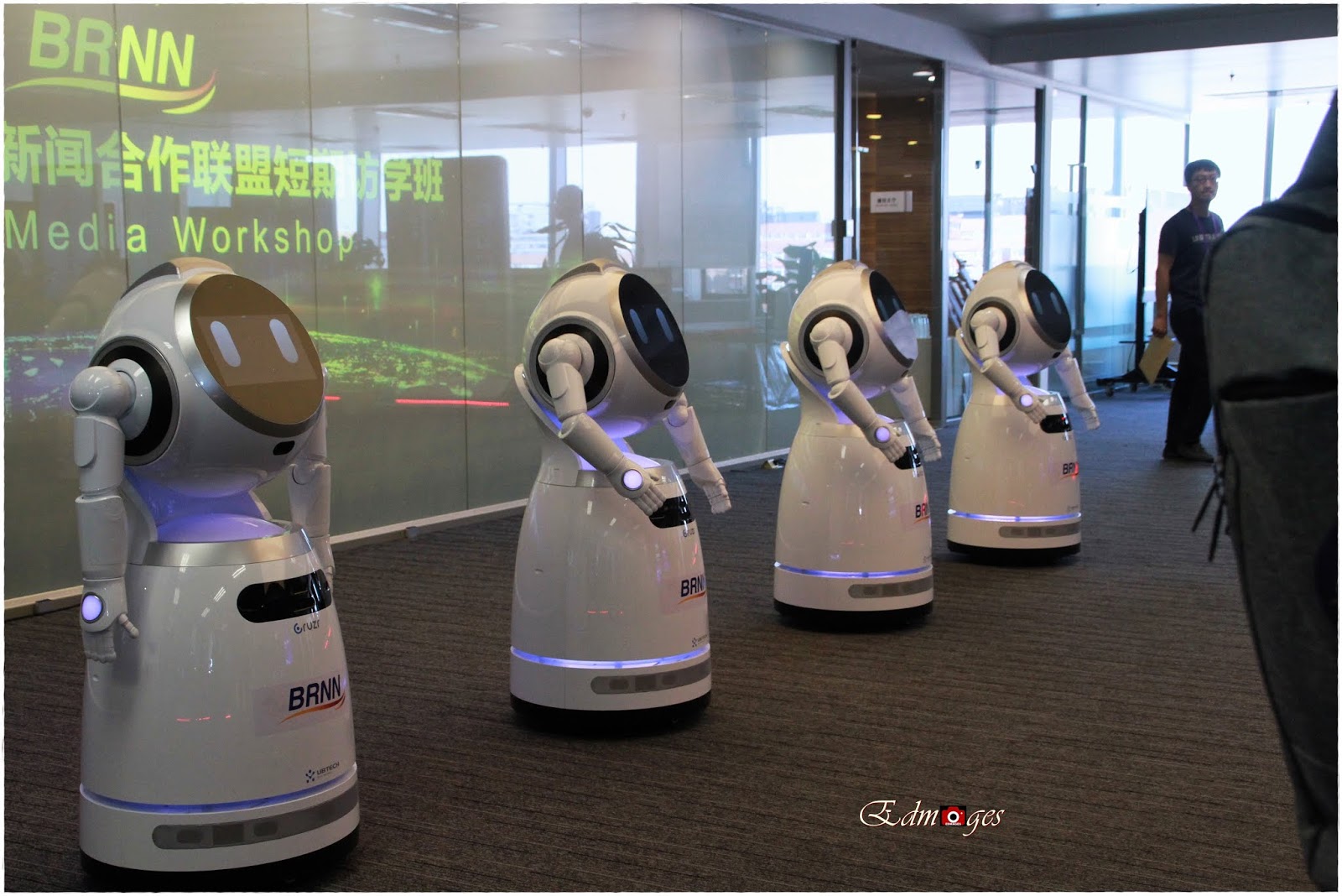 Exclusive Pictures: What a Robotic welcome