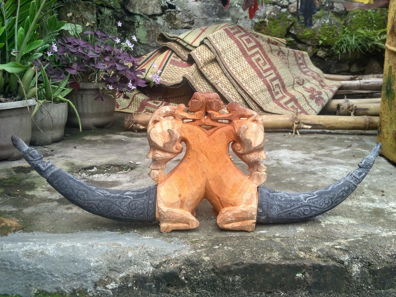 Informasi penting : Gambar Ukir-ukiran khas batak Toba samosir