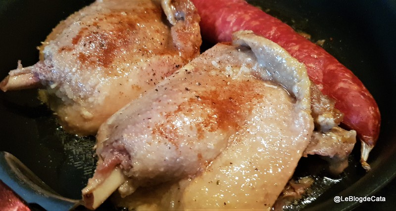 Blogul lui Cătă: Rata cu varza murata in oala de lut la cuptor