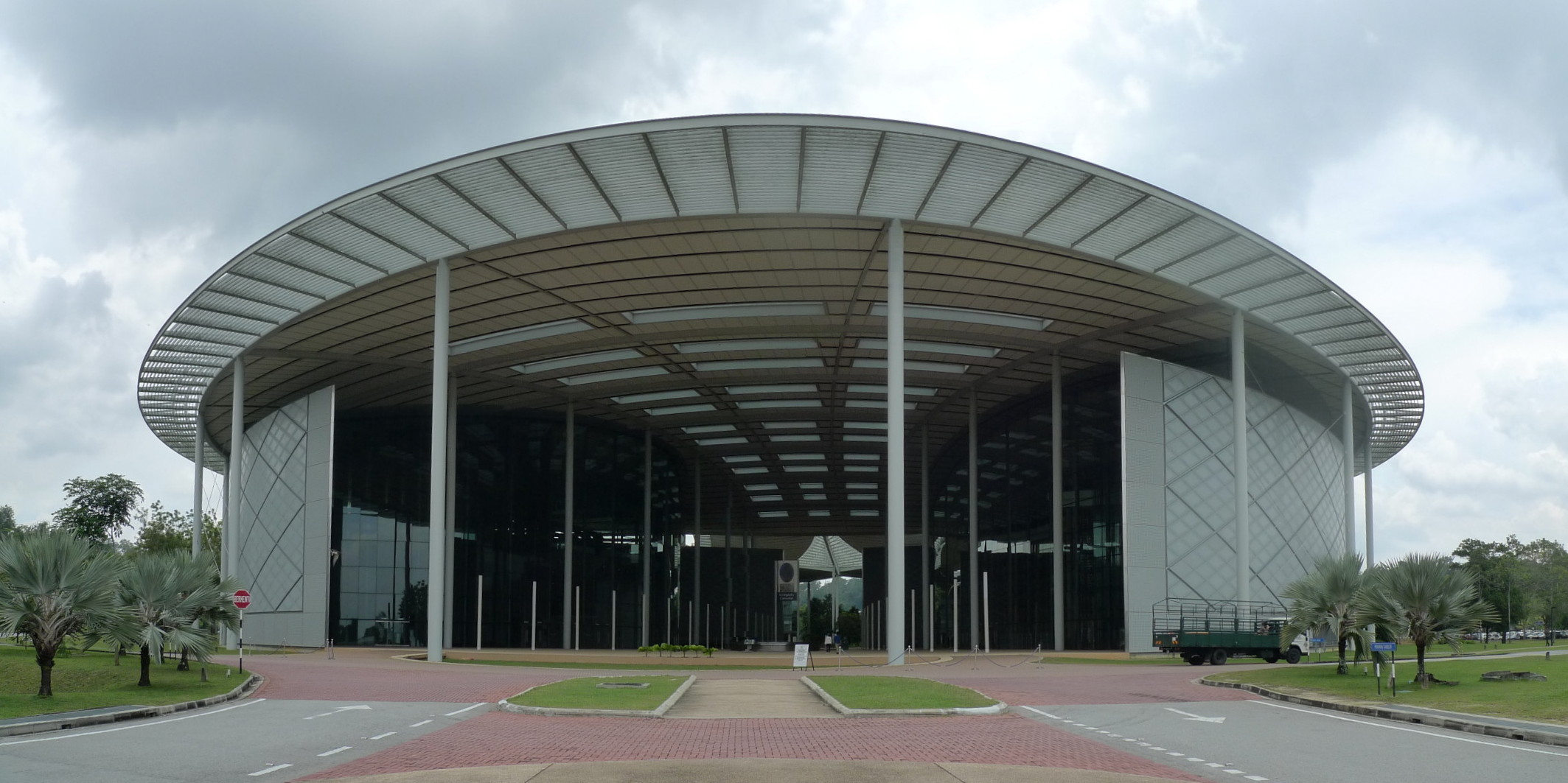KINTA CHRONICLES: UTP (University Technology Petronas) - An Awesome ...