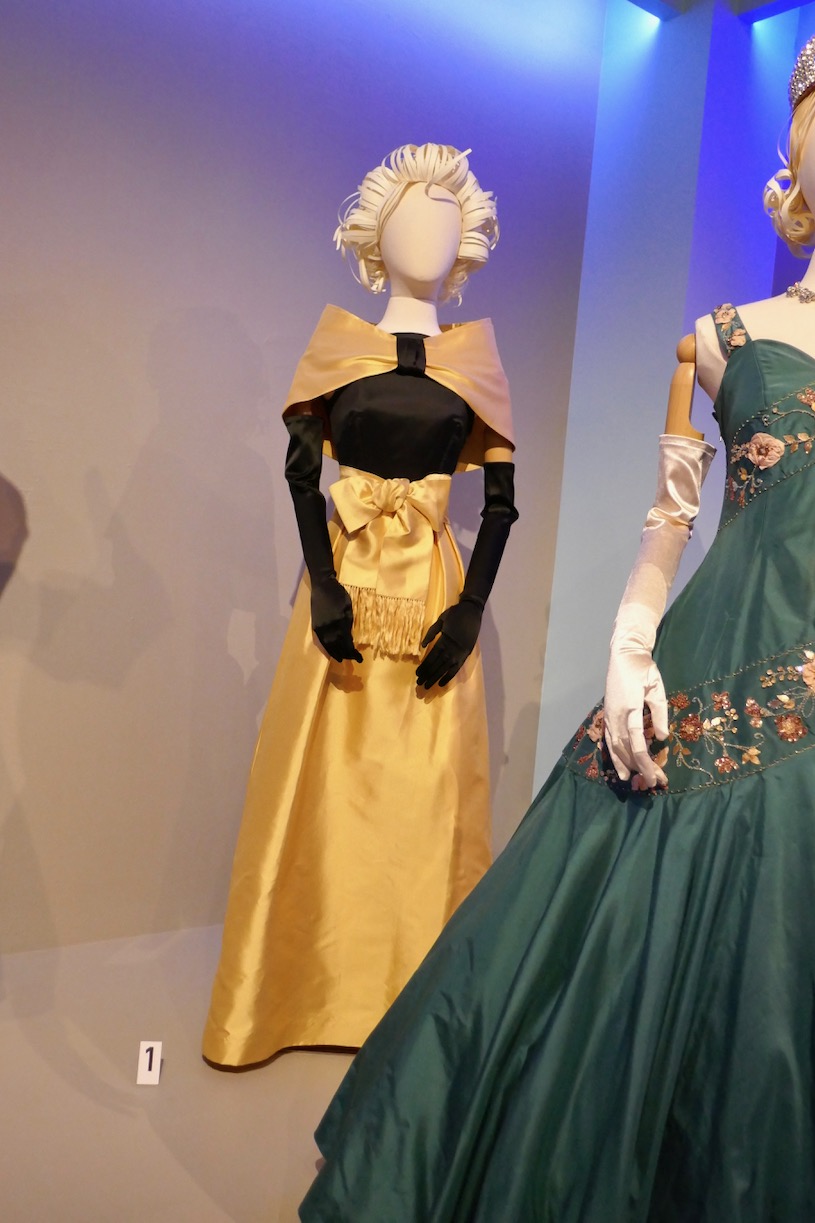 Hollywood Movie Costumes and Props: 10 Presidential costumes from the ...