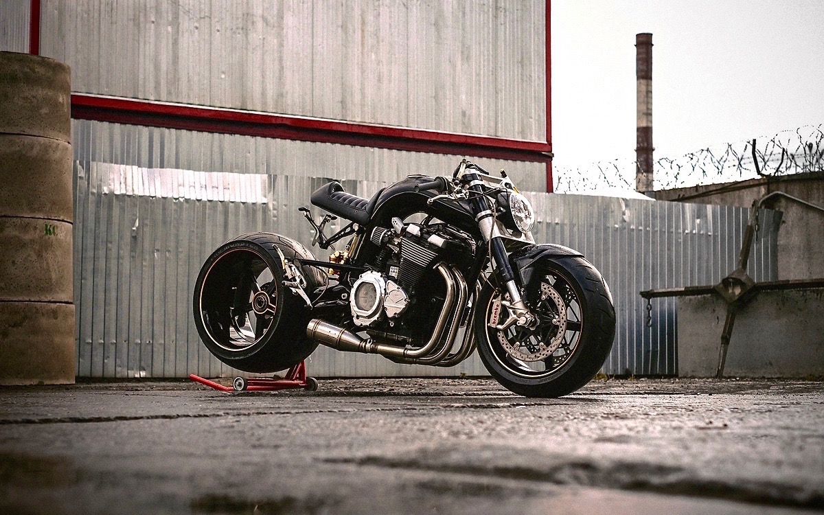 The fat Gixxer - Inazuma café racer