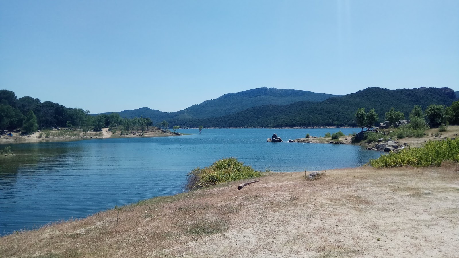 PLAYA DE DARNIUS EN EL PANTANO DE BOADELLA