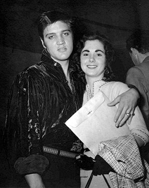 Let's Keep the 50's Spirit Alive!: Un Año con el Rey: Barbara Hearn ...