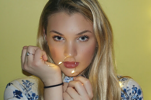 Emily Tressa – Beautiful Teen Transgender Male to Female - TG Beauty