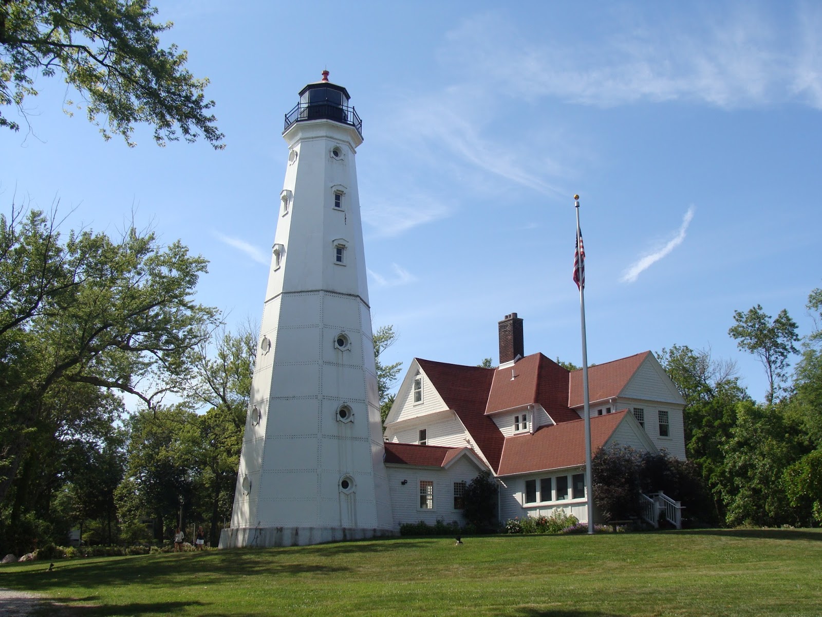 THE SIMMONS SAGA: Light Houses in Milwaukee, Wisconsin