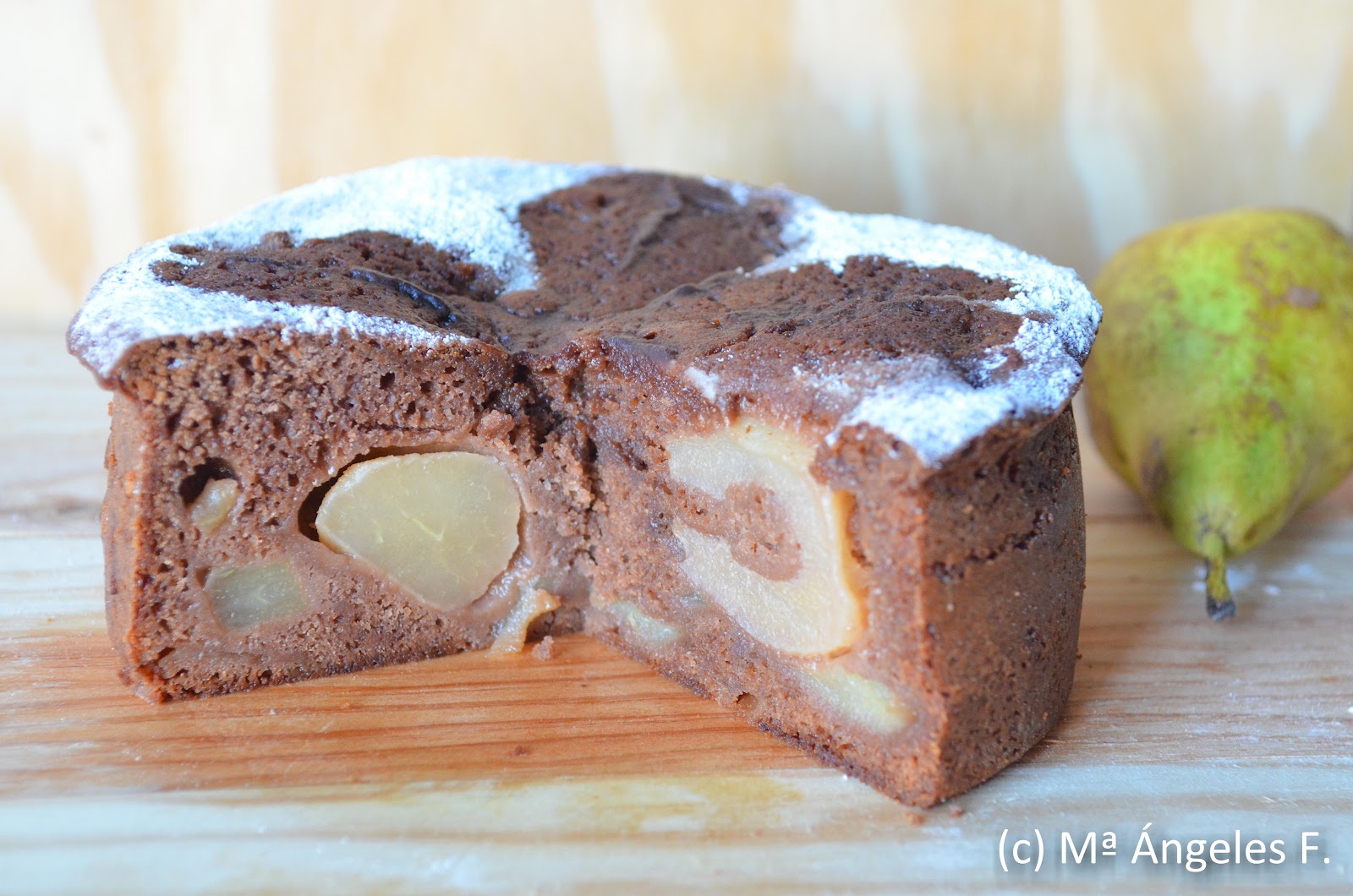 Pastel de chocolate con peras | Potes e Tixolas