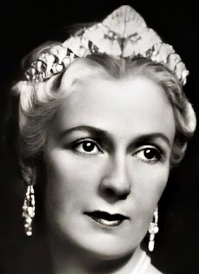 Tiara Mania: Princess Karima of Egypt's Diamond Necklace Tiara