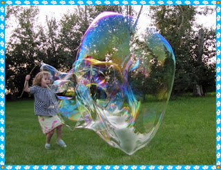 carekidlife: Ten Tips to Making Big Bubbles