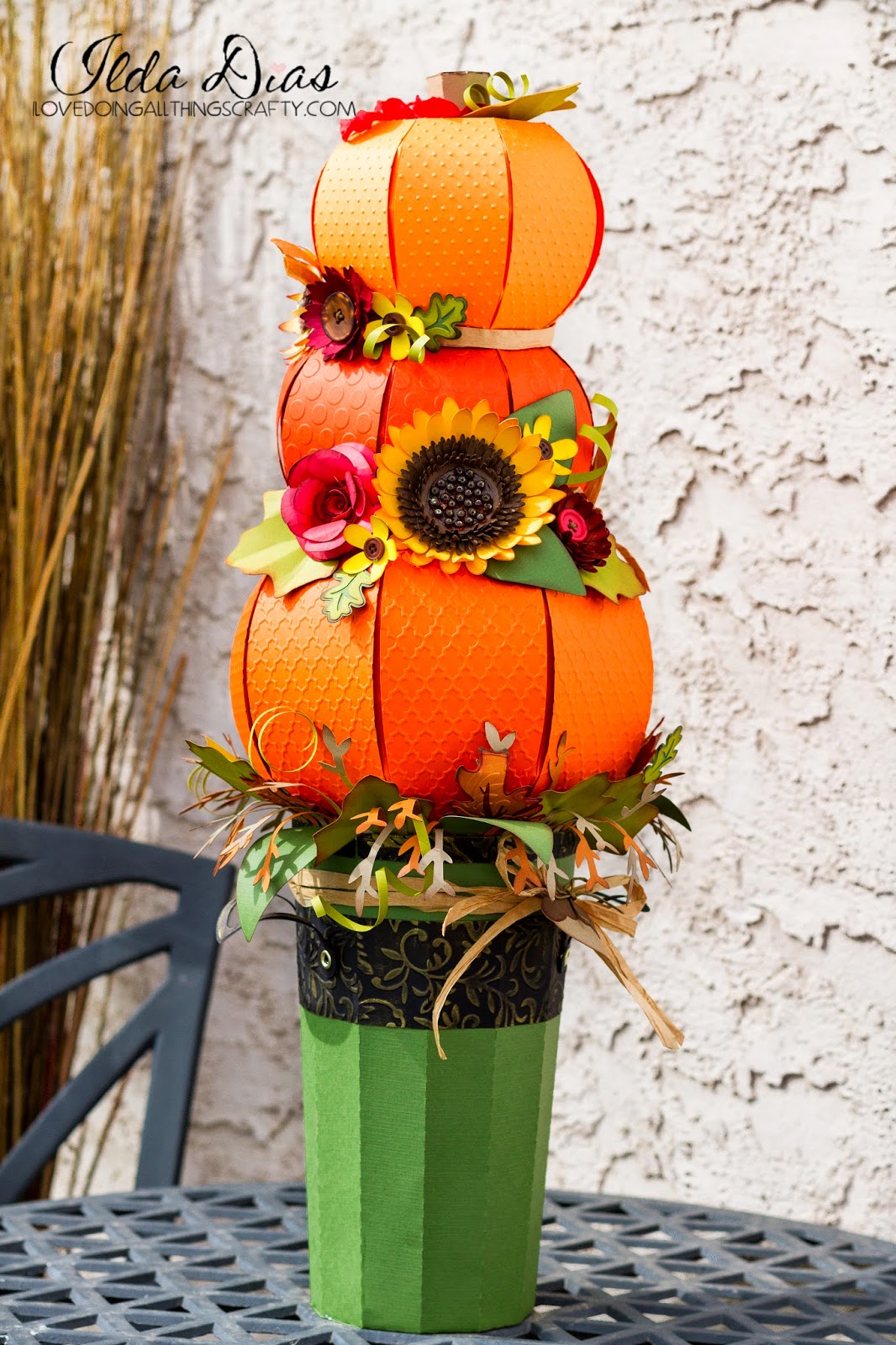 I Love Doing All Things Crafty: Fallin' Pumpkins 3D Paper Centerpiece ...