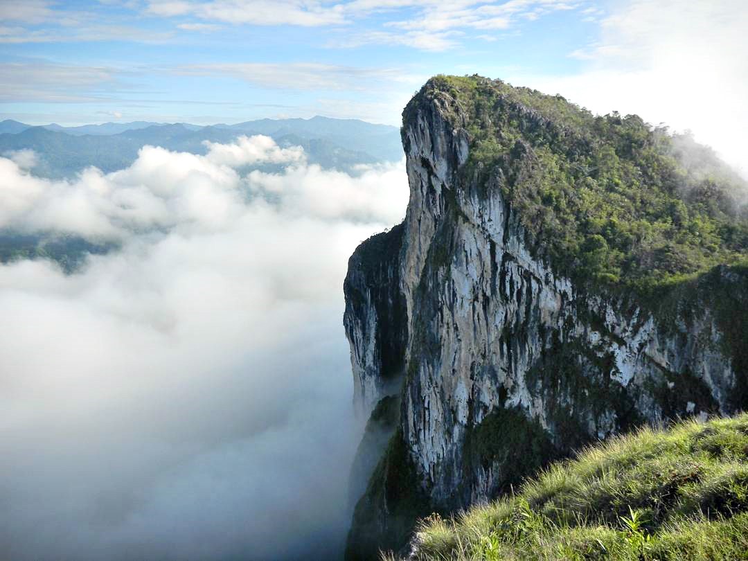 Buntu Sarira, Keindahan Serta Legenda Dari Negeri Di Atas Awan Toraja ...