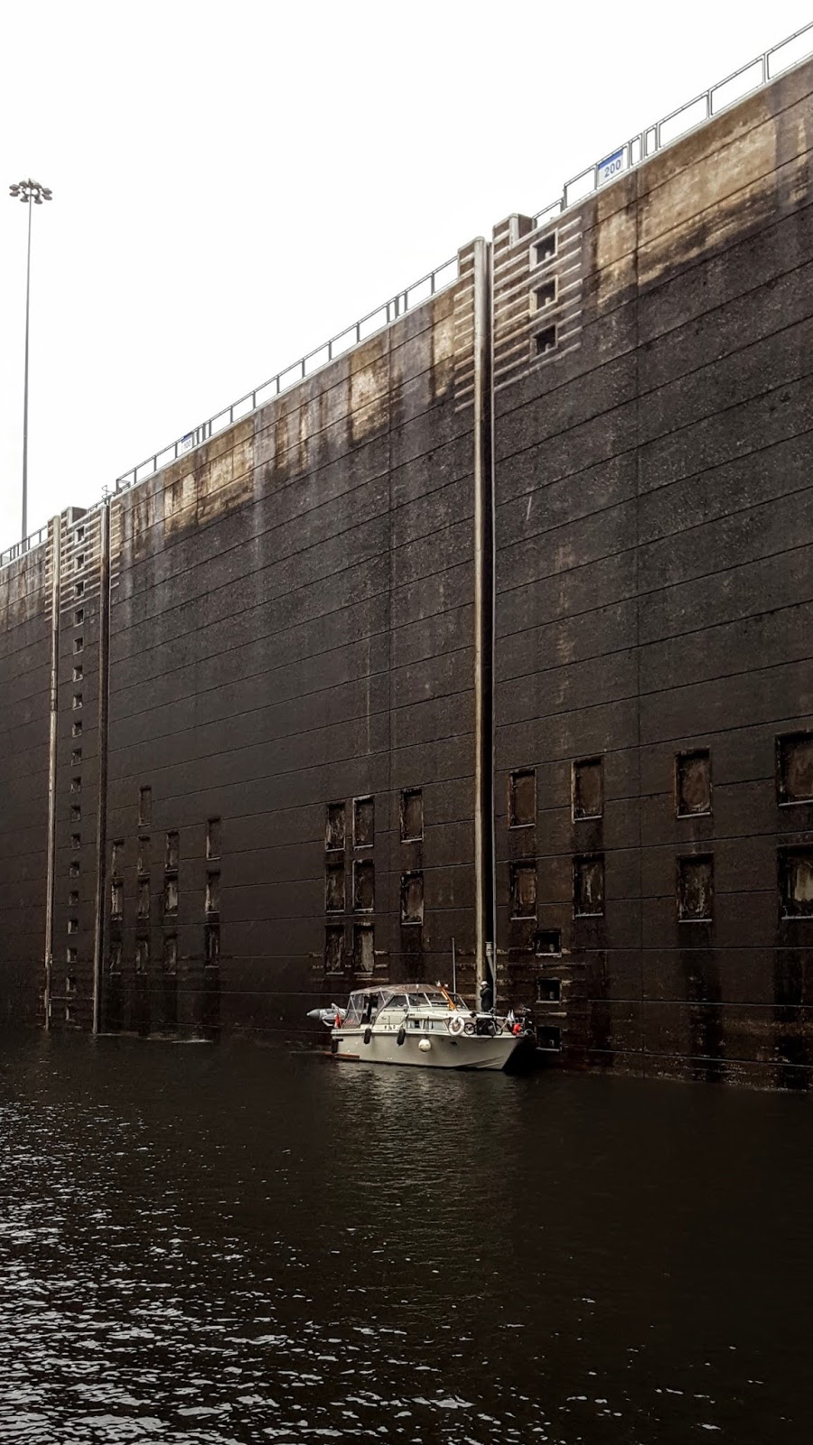 Tennessee-Tombigbee Waterway (aka:Tenn-Tom)